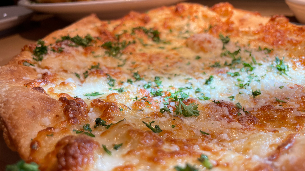 Mootz Pizzeria has sensational pizza, pasta, and an energized staff ...